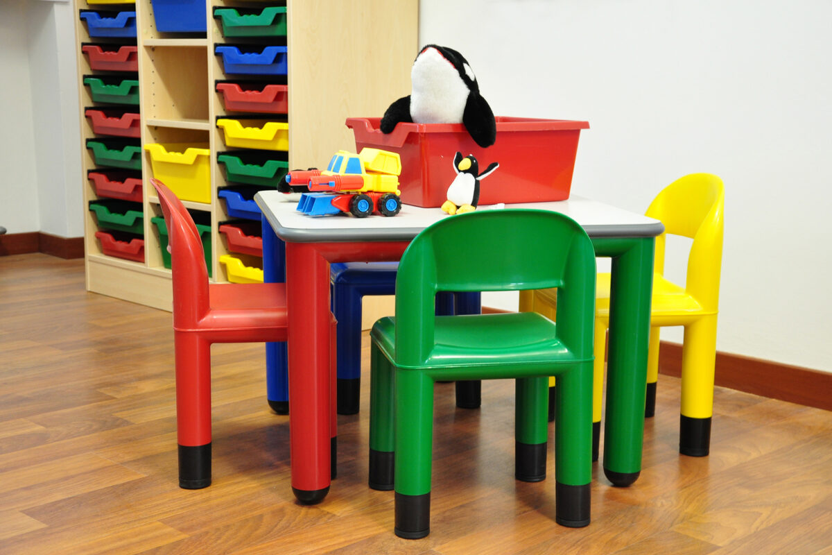 S18 – Chaise pour crèche et maternelle - Design Sportive